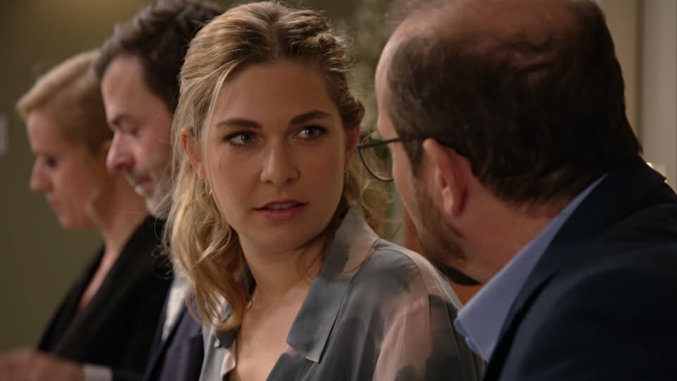 Thilly vertrekt uit Thuis – fans verdeeld: “Laat haar wegblijven” vs ...